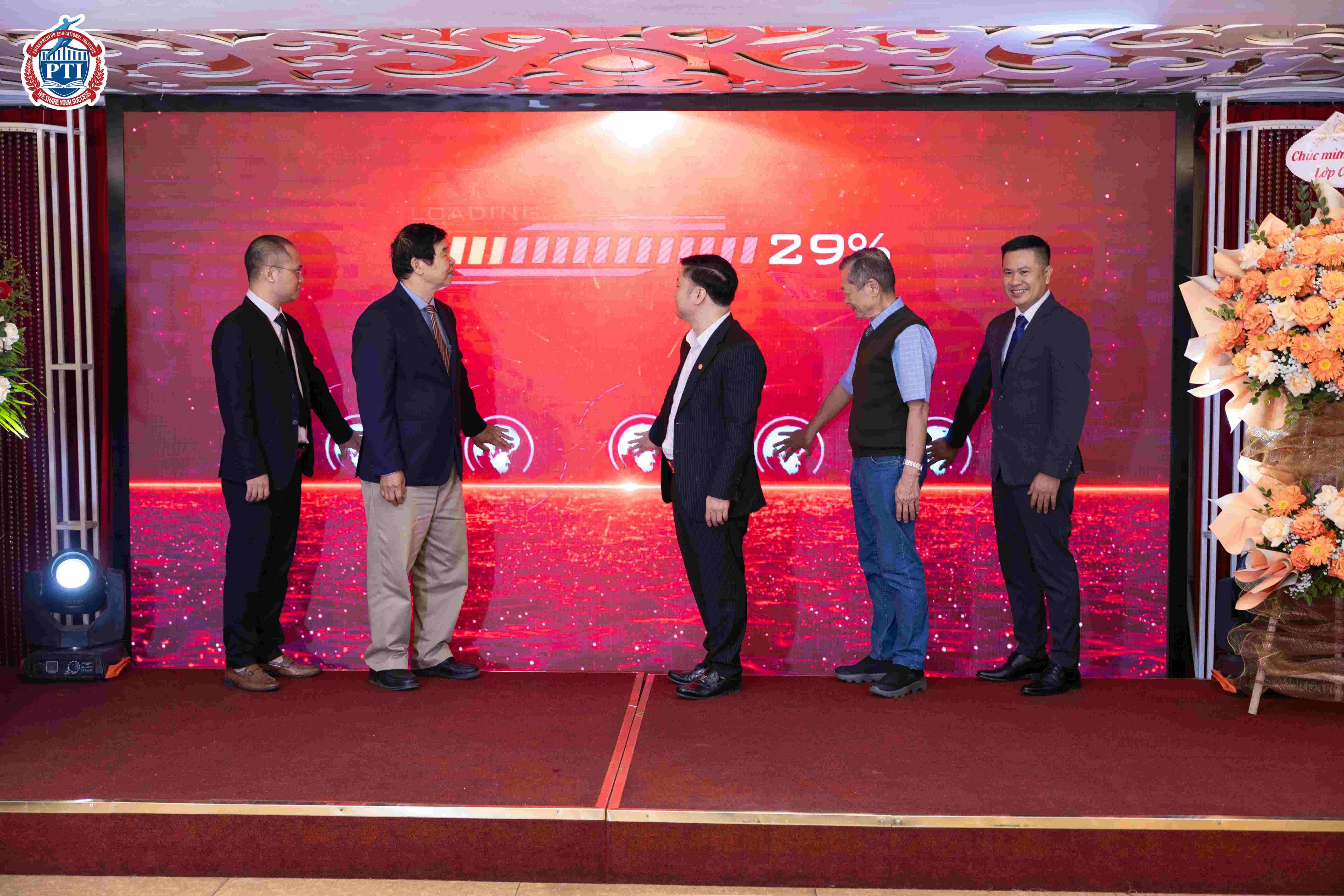 PTI Hà Nội: lễ ra mắt lớp CEO 200 - “Hợp lực tri thức – Dẫn lối kỷ ...