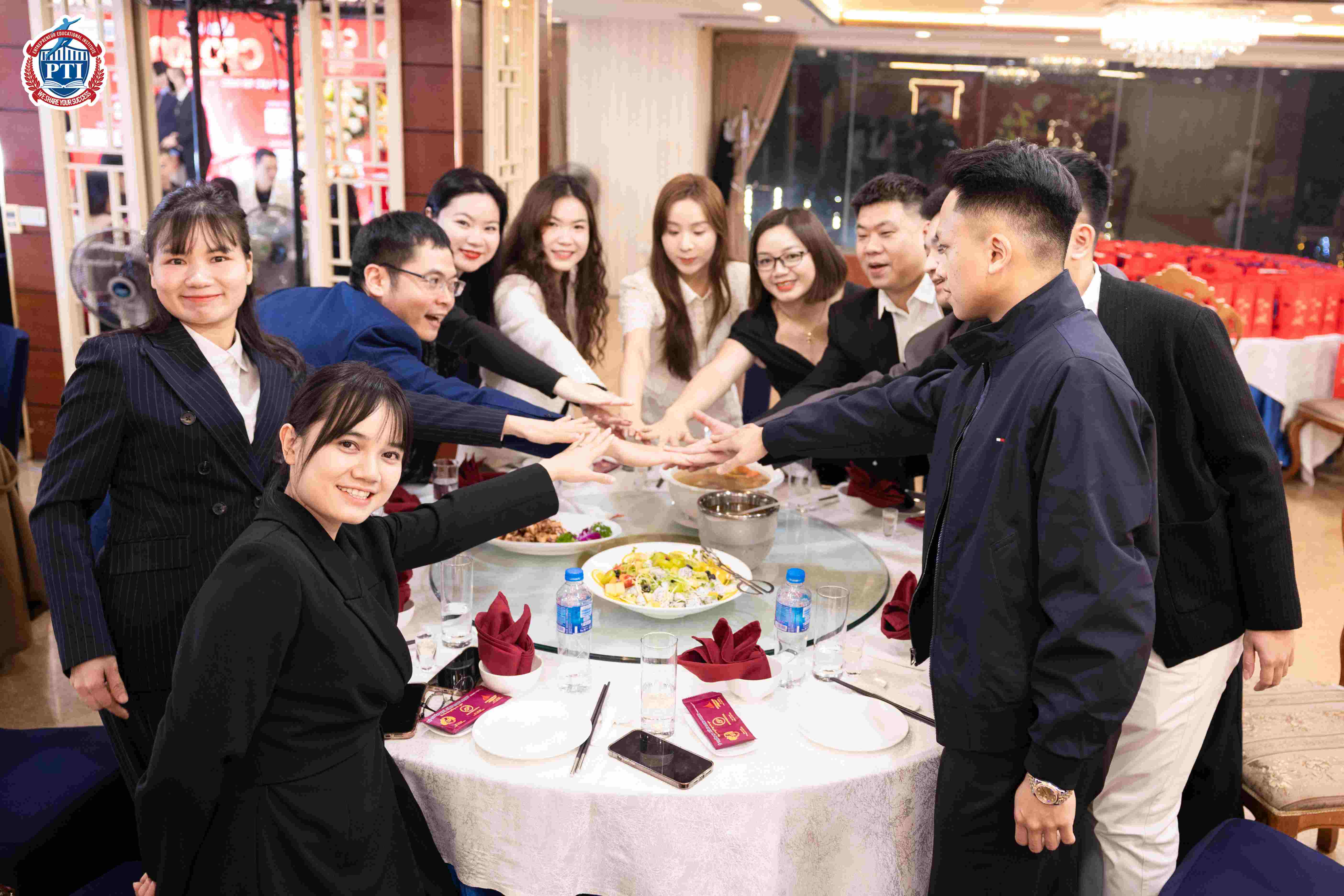 PTI Hà Nội: lễ ra mắt lớp CEO 200 - “Hợp lực tri thức – Dẫn lối kỷ ...
